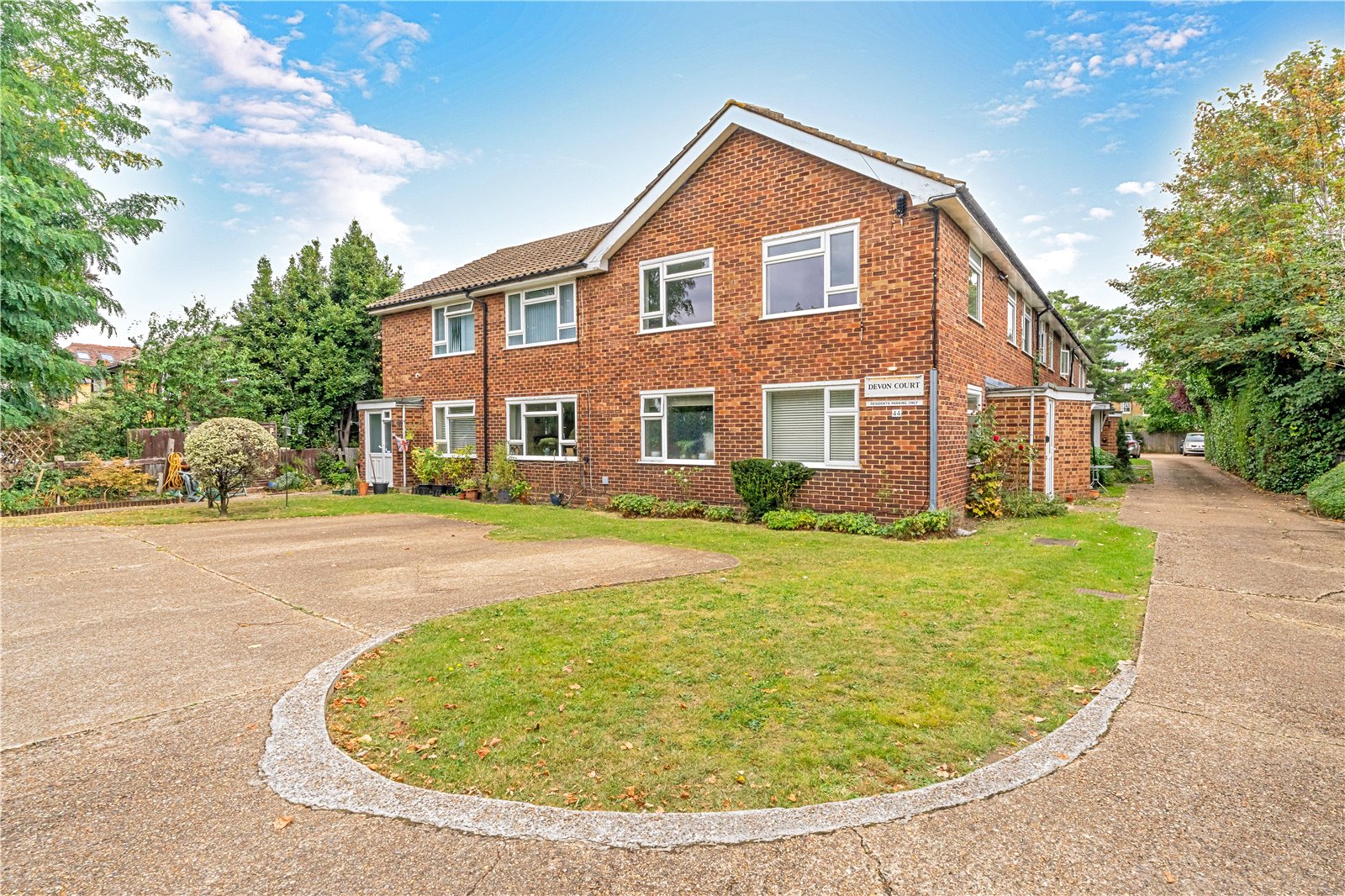 Devon Court, Percy Road, Hampton, TW12 2JU - Devenports Estate Agents